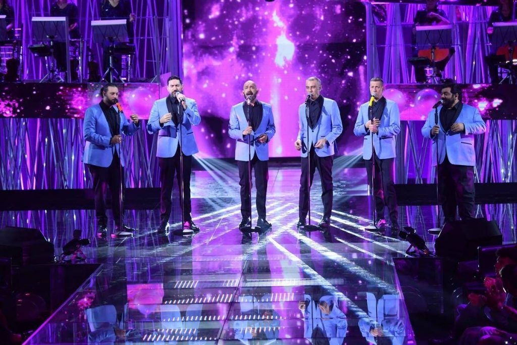 Sanremo 2025, Neri per Caso chi sono: il gruppo che duetta con Massimo ...
